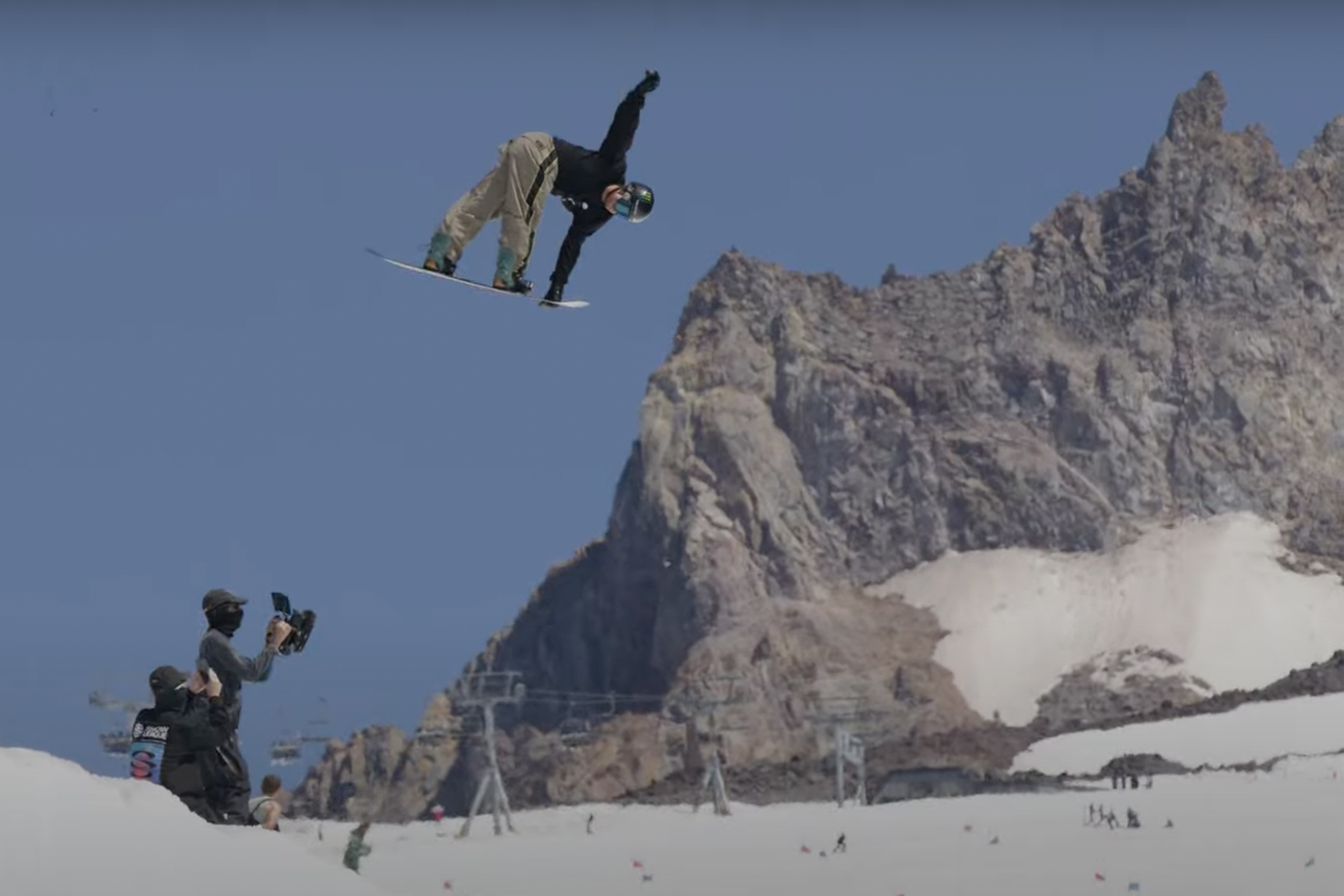 Shaun White and The Snow League at Mt. Hood – Snowboard Magazine