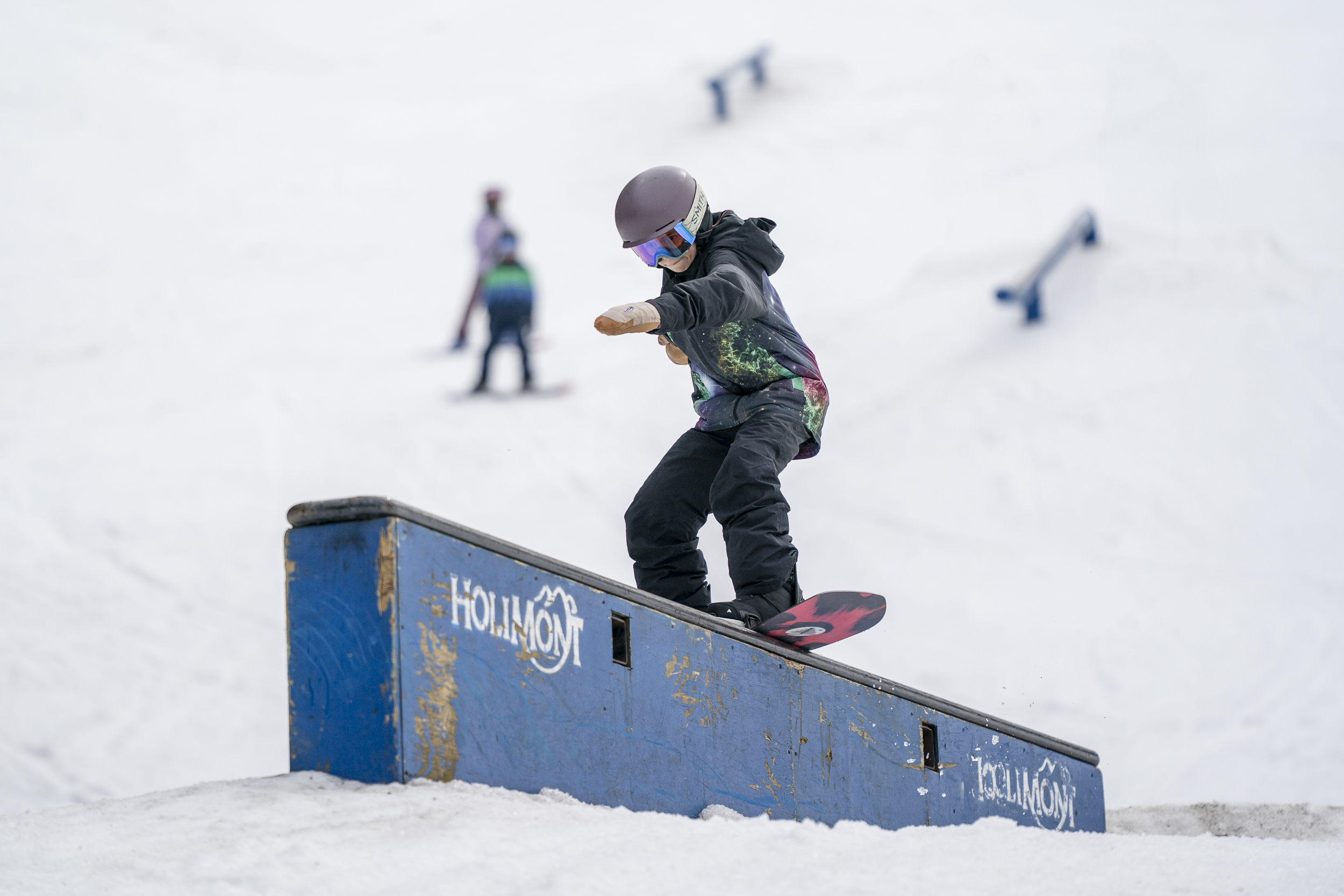 Kids’ Boards: 2026 Burton Hometown Hero Smalls Review – Snowboard Magazine