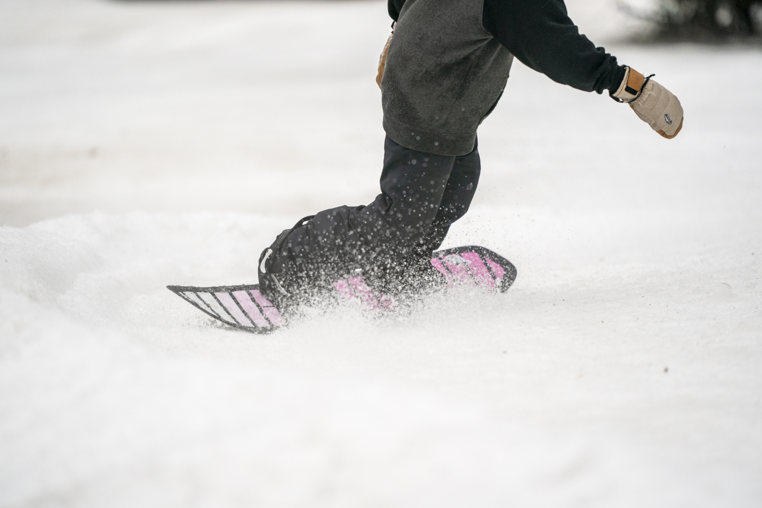 Kids’ Boards: 2026 Burton Smalls Review – Snowboard Magazine
