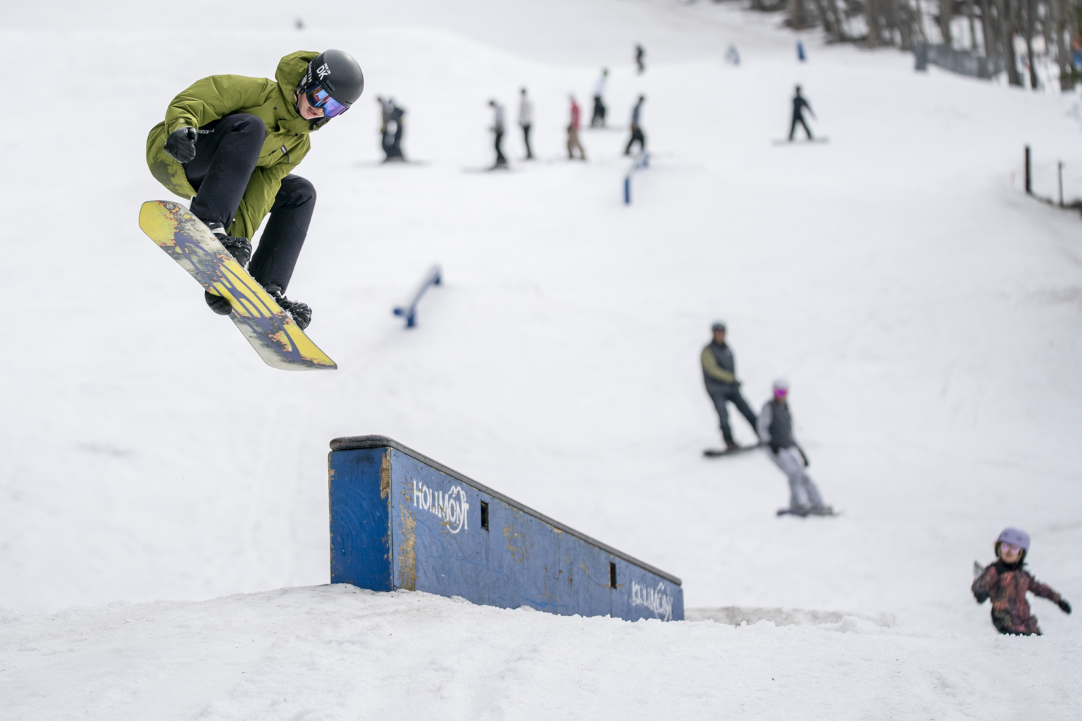 2025 Platinum Pick Board: Ride Snowboards Moderator – Snowboard Magazine